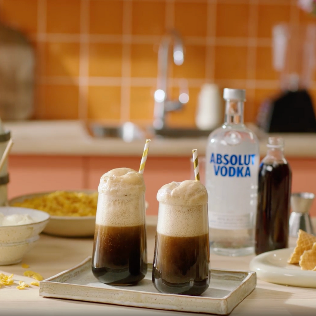 How to Make a Cornflake Cola Float - Absolut Drinks